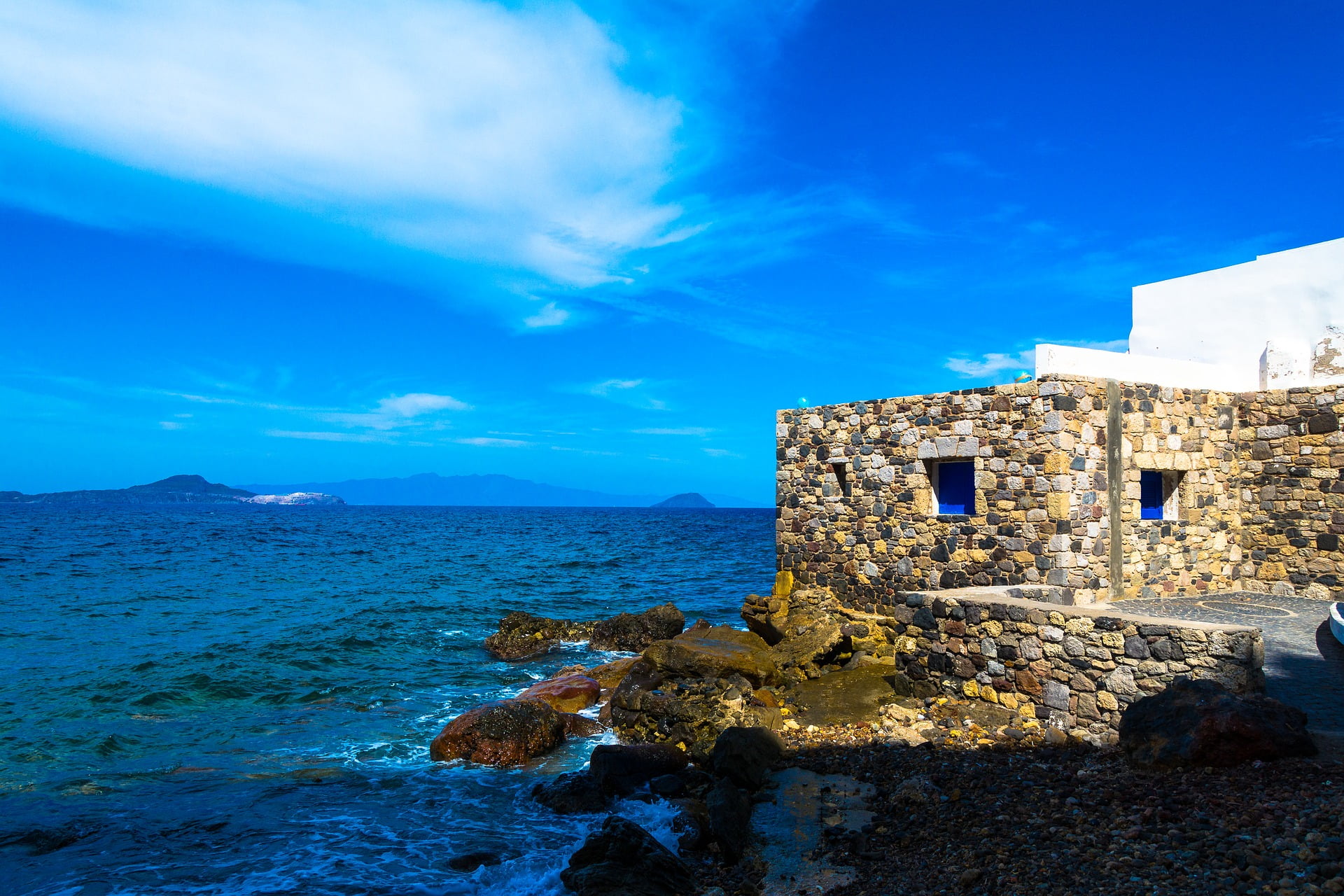 5 Reasons to Visit the Volcanic Island of Nisyros | Nissia